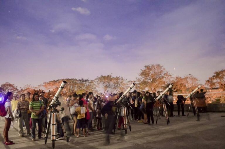 Under The Night Sky: 5 Best Stargazing Spots In The Philippines | PAGEONE