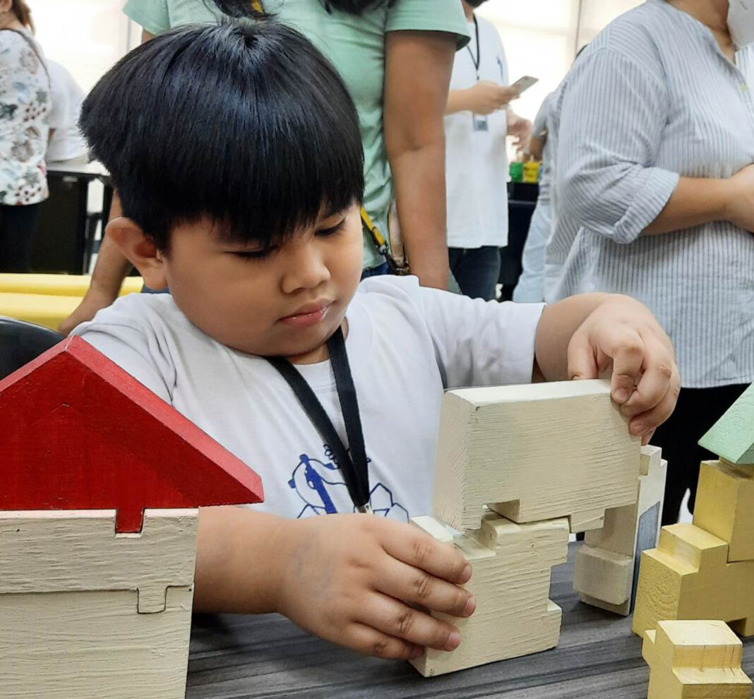 Indigent Children Receive Educational Toys | PAGEONE