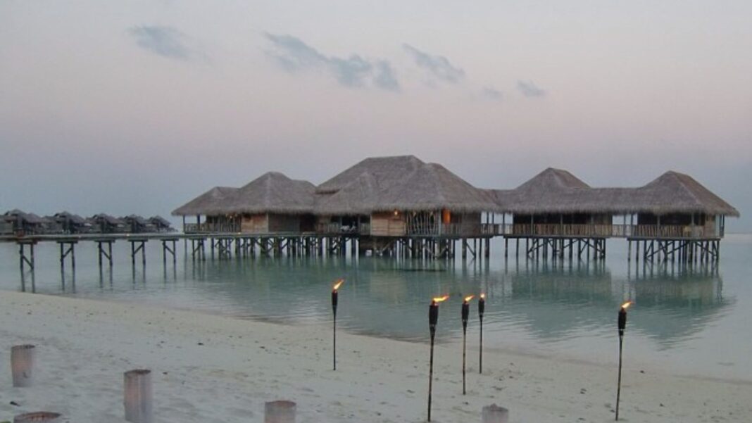 5 Floating Hotels To Make You Feel Really Close To The Water | Manila ...