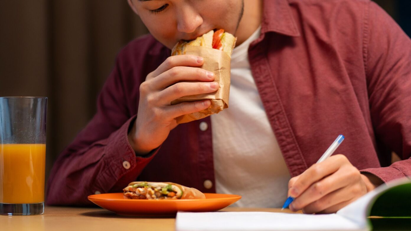 20 Top Healthy Eating Habits, According to a Dietitian | PAGEONE