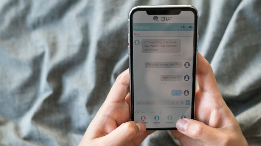 5 Odd Texting Behaviors Of Gen Z That Is Meant To Be Polite | Manila ...