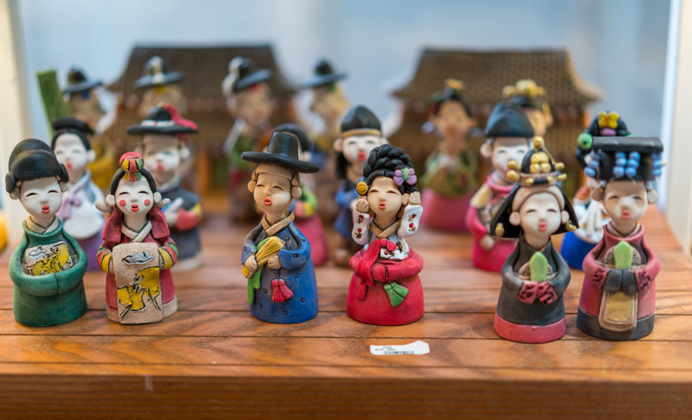 10 Unique Souvenirs You Need In Your South Korea Trip Collection | PAGEONE
